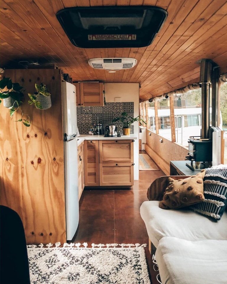 Family of 4's Passenger Bus Turned Home in Australia