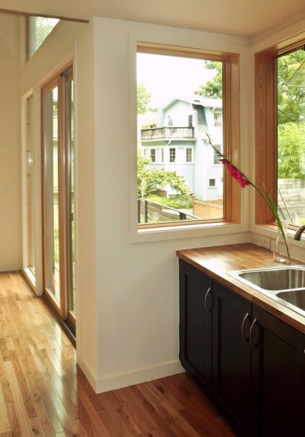 Simple and Elegant 950 Sq. Ft. Family Small House