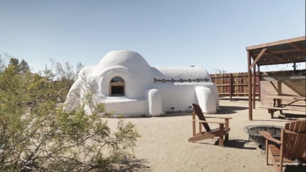 Joshua Tree Cob Tiny Home Experience