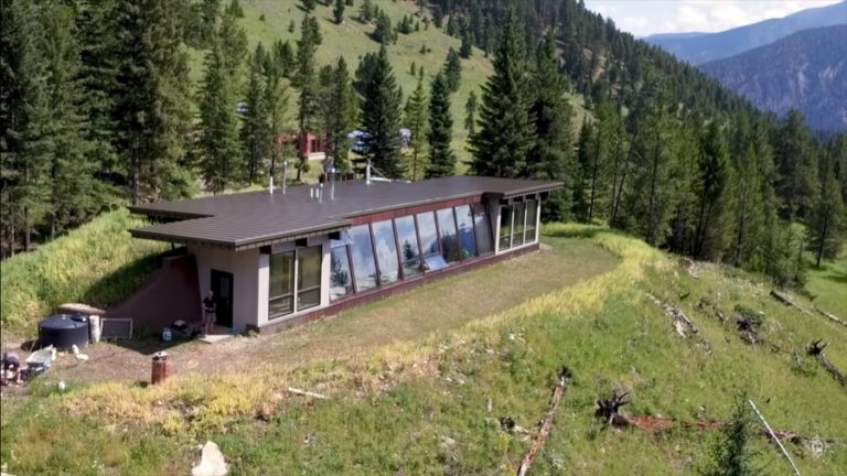 Self-Sufficient Earthship Cabin in Montana