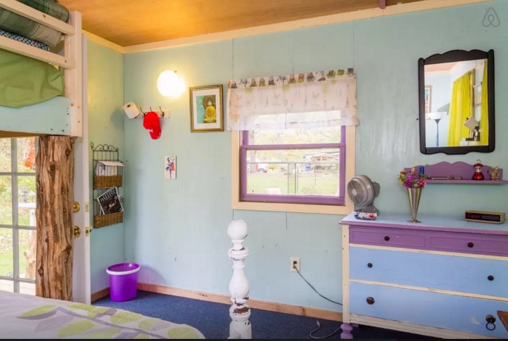 Off Grid Country Micro Cabin Vacation in New York