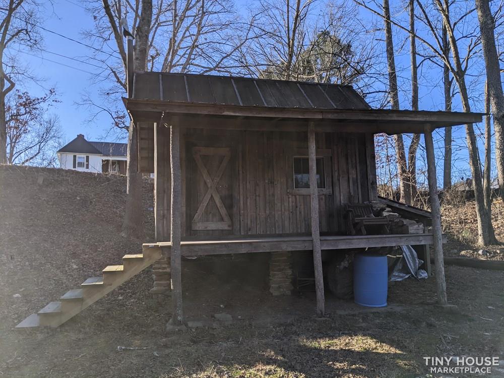 165 Sq. Ft. Cabin Made With 125-Year-Old Barnwood