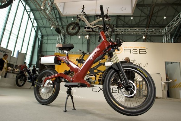 A2B Electric Motor Bicycle Goes 20 MPH & Makes Great Urban Cruiser