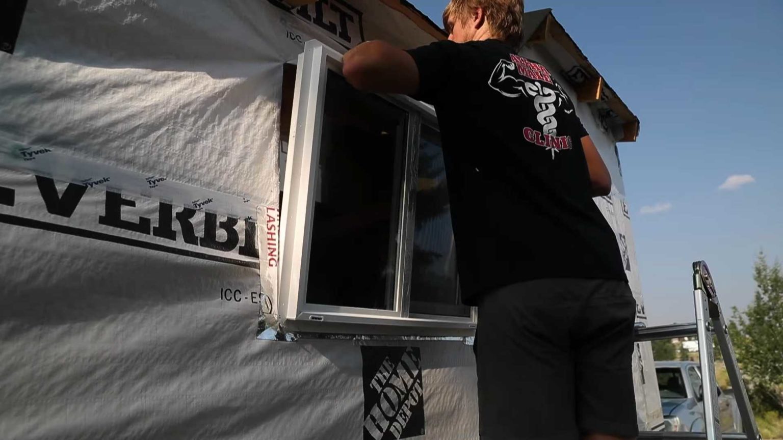 Building his Dream Tiny House for Under $8,000