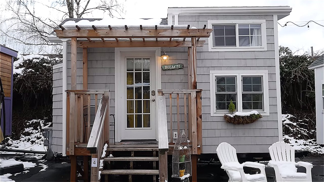 Tiny House Building Couple Share Top 10 Tiny House Tips You Should Know ...