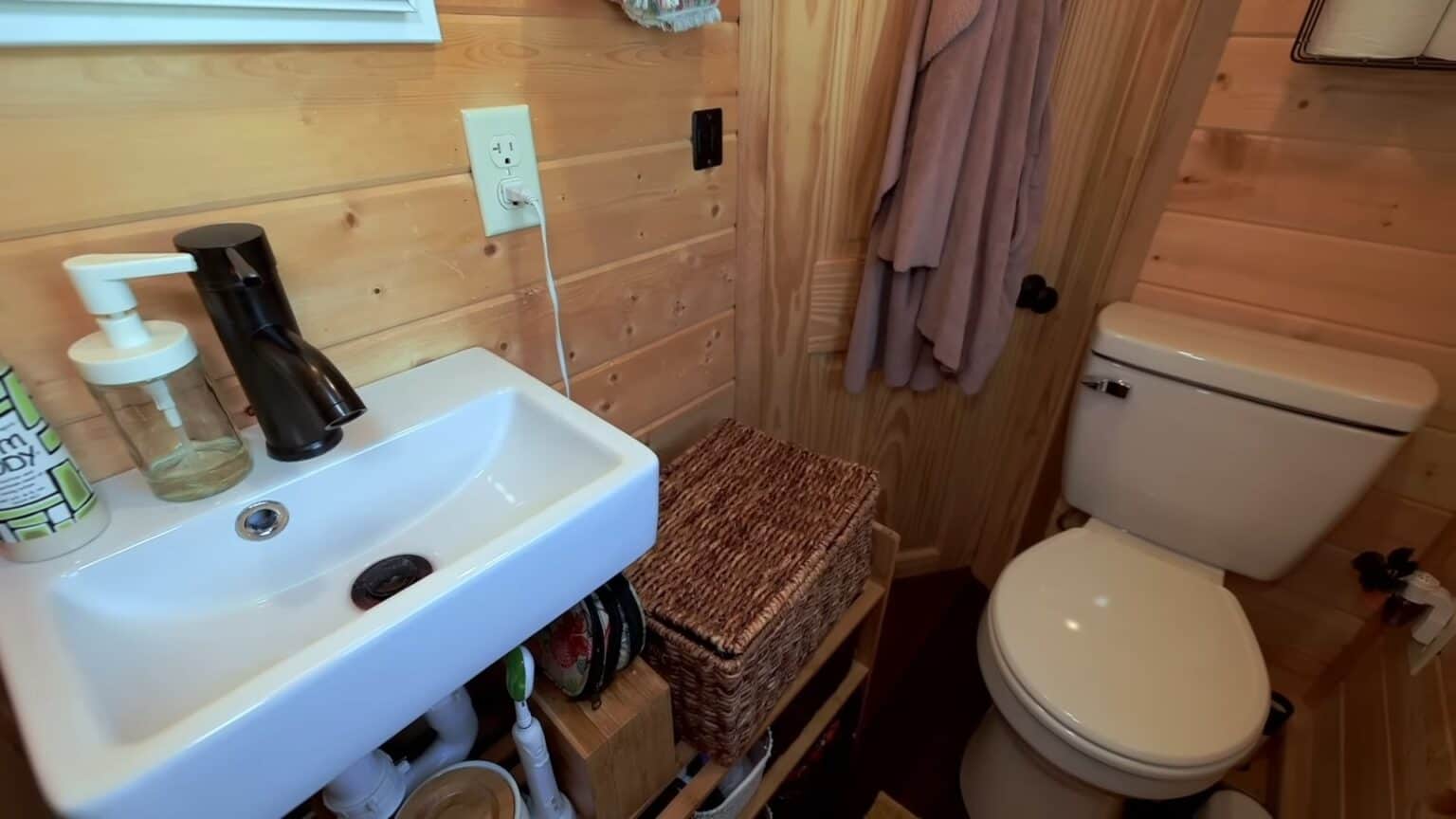 Denetra’s Leap of Faith: A Story of Transitioning to Tiny House Living
