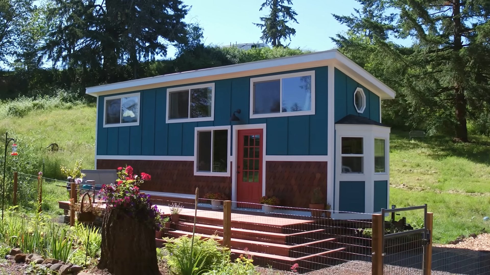 Couple Trade Apartment for Tiny Home and Garden